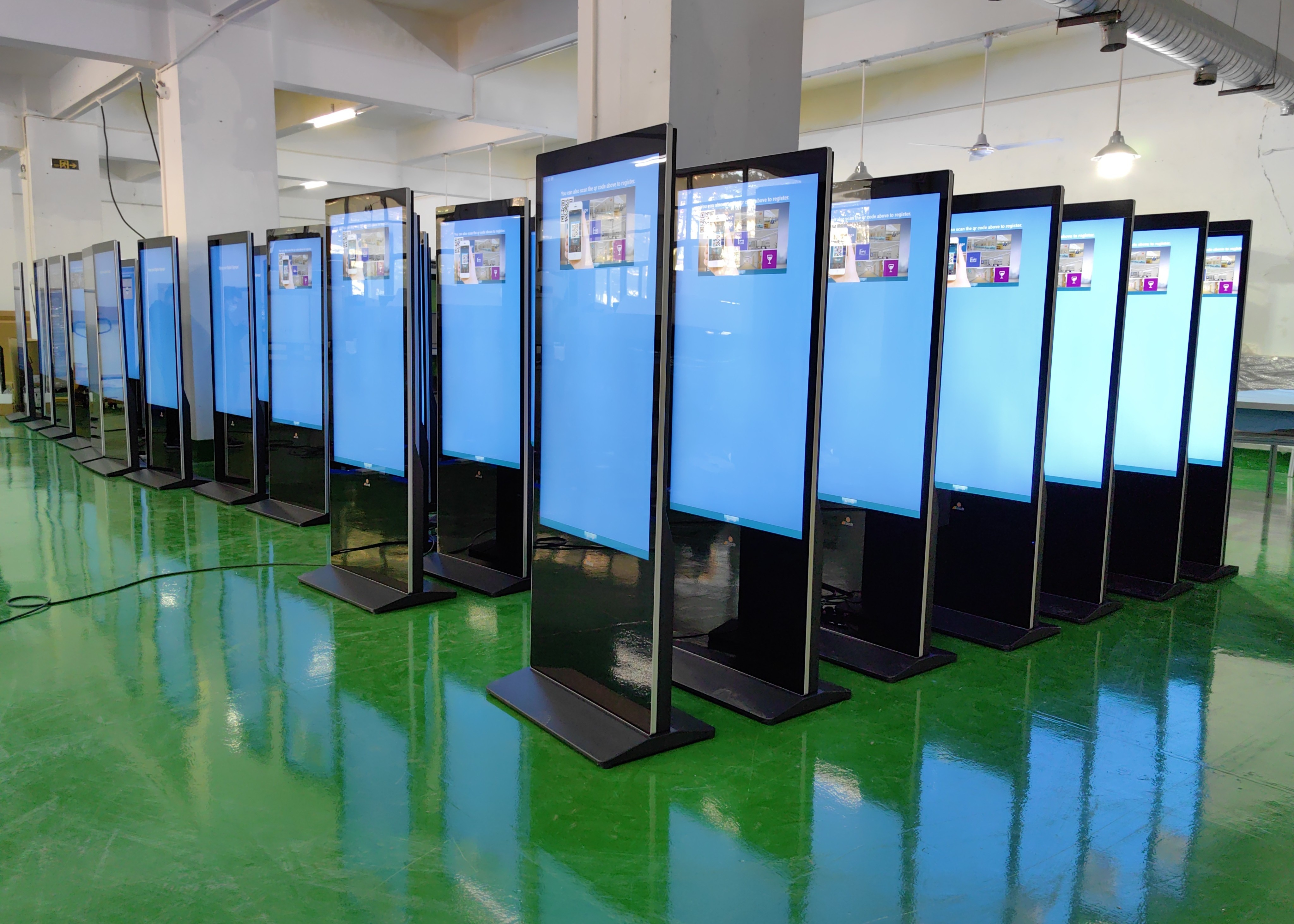 Iphone Shaped Floor Standing LCD Advertising Digital Signage Totem Kiosk